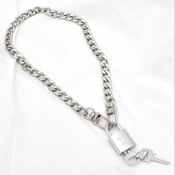 Louis Vuitton | Jewelry | Authentic Louis Vuitton Silver Lock Keys ...